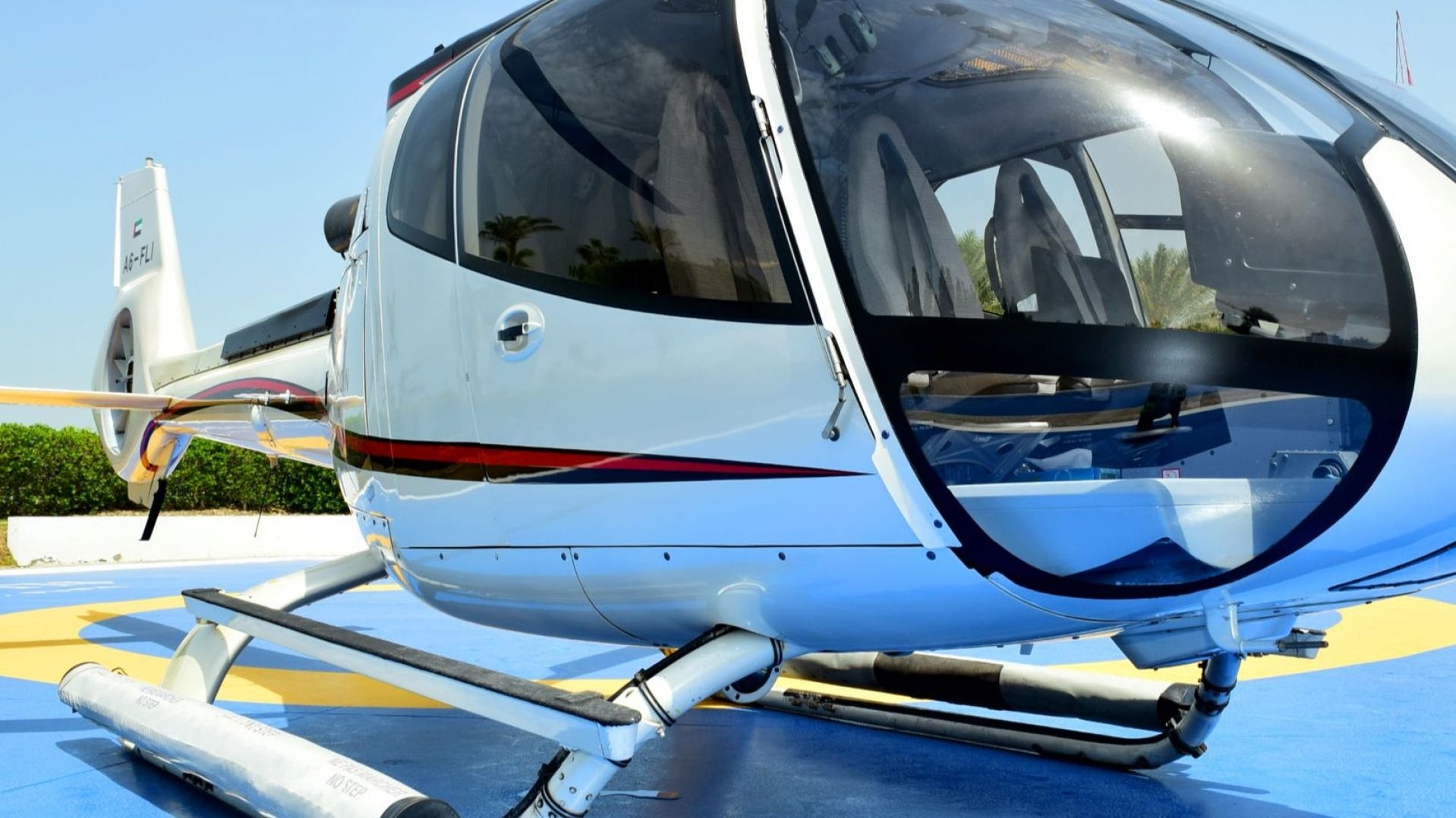 Exclusive Helicopter Experience for One in Abu Dhabi| Wondergifts.ae
